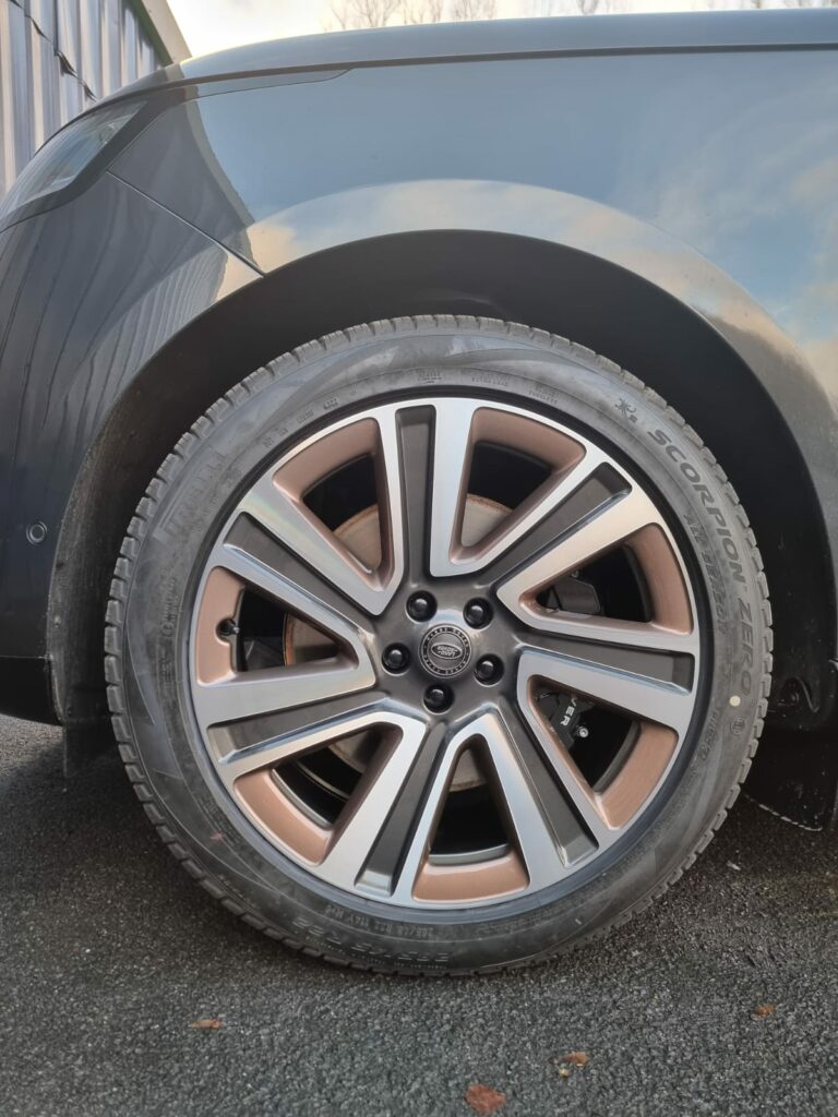 Land Rover APSLandrover10 Wheel Colour - Automotive Paint Systems